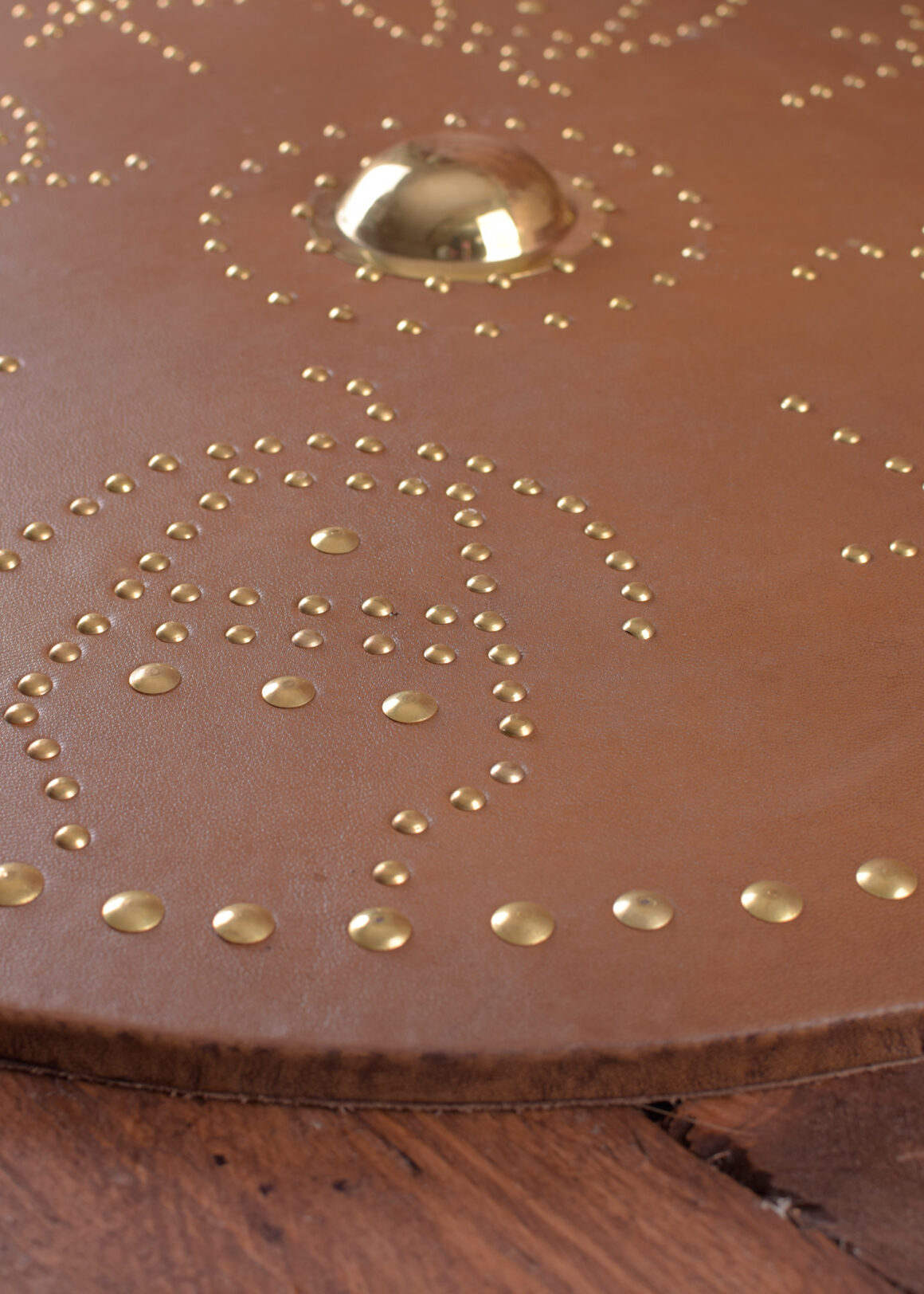Schottischer Rundschild - Targe (Holz, Leder, Messing)
